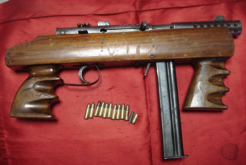 PGR consigna a dos personas por portar una subametralladora - El Diario ...