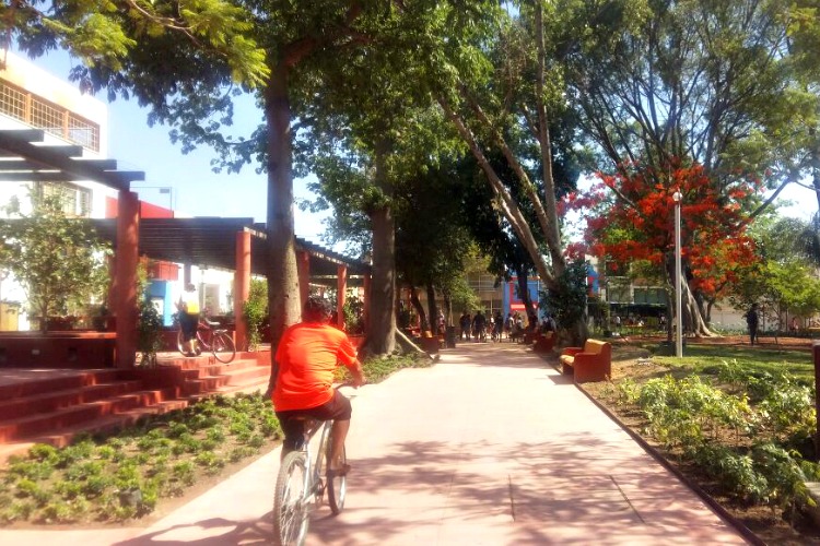 Entregan obras de renovación del Parque Rojo - El Diario NTR | NTR ...