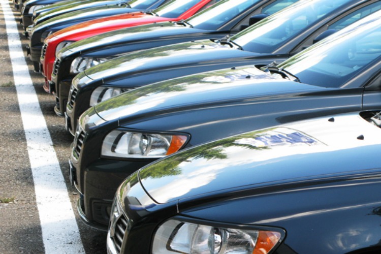 Efectivo, lo más común para comprar autos | NTR Guadalajara