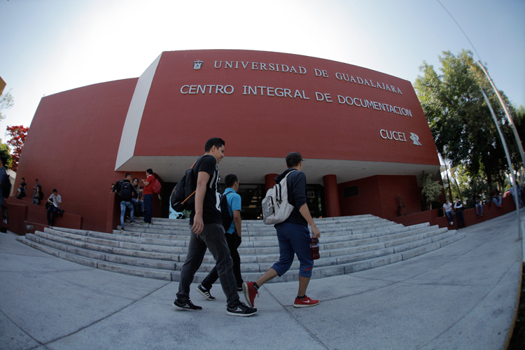 Acreditan carrera del Cucei | NTR Guadalajara