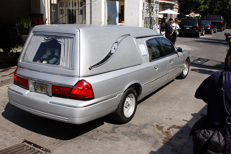 Hace parranda en carroza fúnebre con cadáver - El Diario NTR | NTR ...