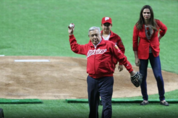 Abuchean a AMLO durante inauguración de estadio de beisbol | NTR ...