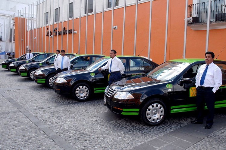 Supervisan medidas sanitarias en taxis | NTR Guadalajara