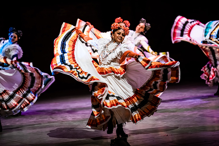 Rinden homenaje a jarabes y sones | NTR Guadalajara