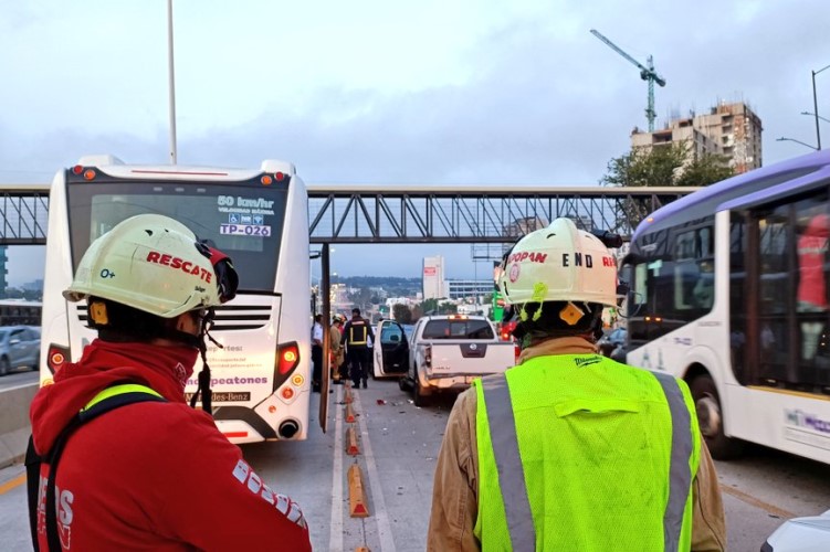 Bebé resulta lesionada tras choque múltiple en Periférico - El Diario ...