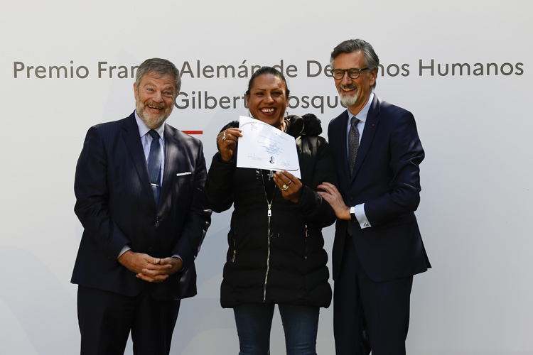 Kenya Cuevas, activista trans, es reconcida con el Premio Franco-Alemán ...