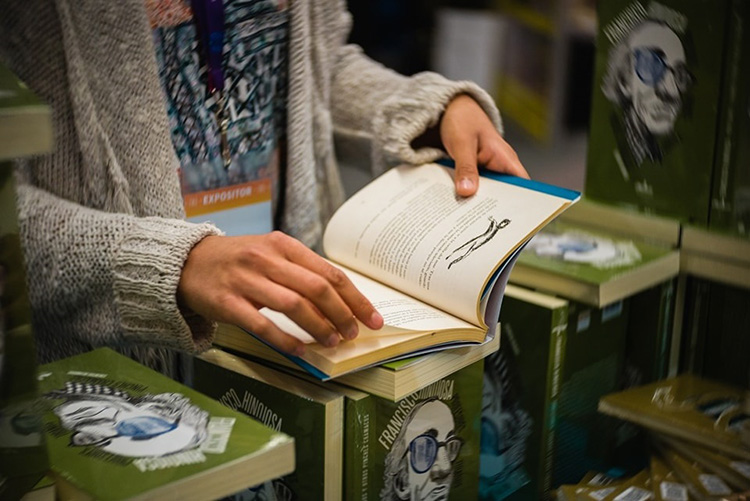 ¡Al ruedo! llega a la FIL con una nueva edición - El Diario NTR | NTR ...