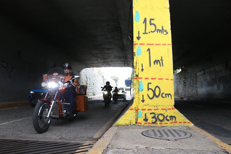 Colocan señalética en pasos a desnivel de Guadalajara - El Diario NTR ...