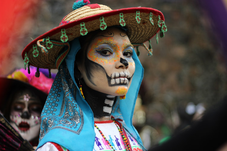 Calaveras vivientes toman la Normal | NTR Guadalajara